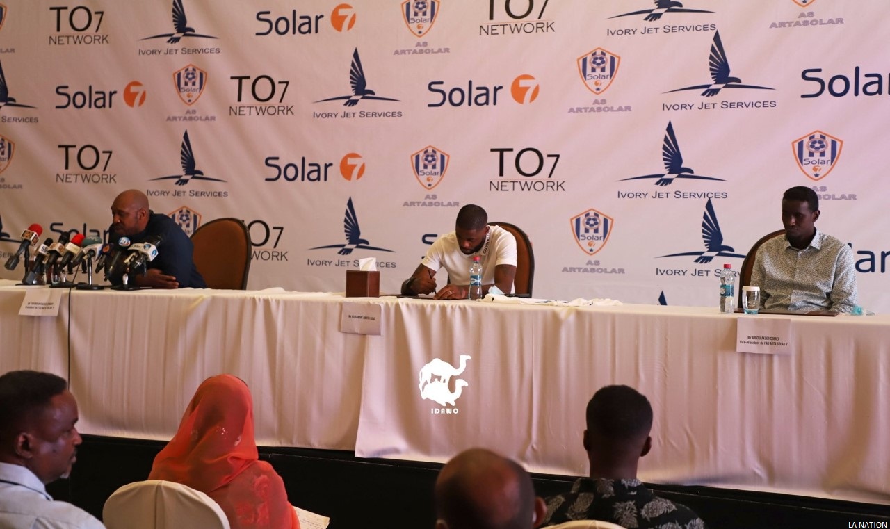 AS Arta Solar 7 déroule le tapis rouge pour accueillir Alex Song | LA ...