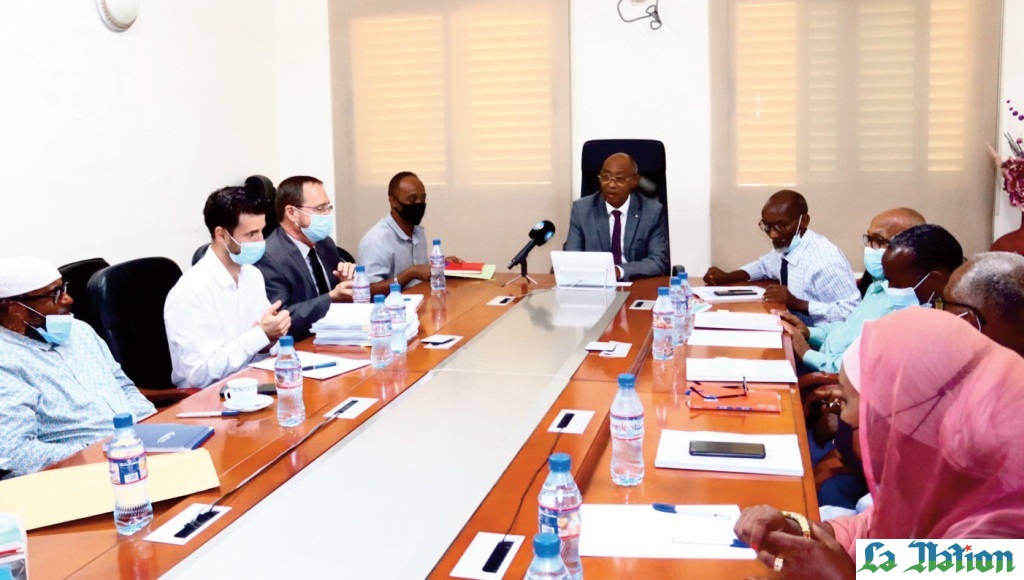 Cérémonie de signature de contrat de subvention entre les conseils ...