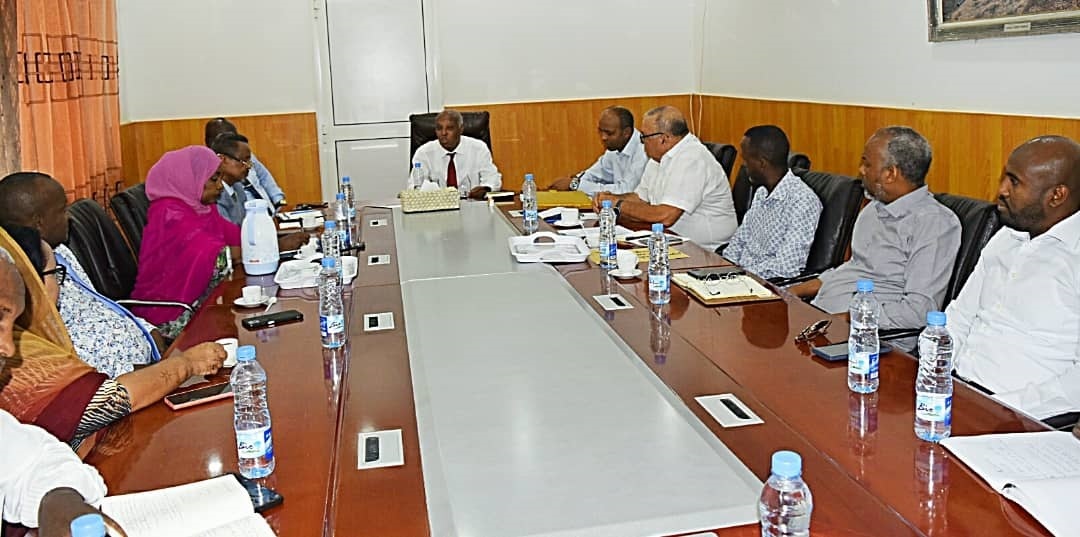 Le ministre Mohamed Ahmed Awaleh reçoit le maire de la capitale | LA NATION