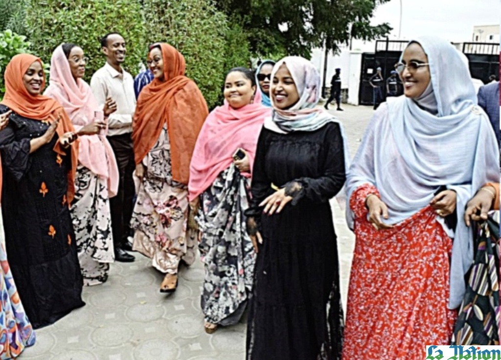 Accueil chaleureux réservé à la députée américaine Ilhan Omar à l’UNFD ...