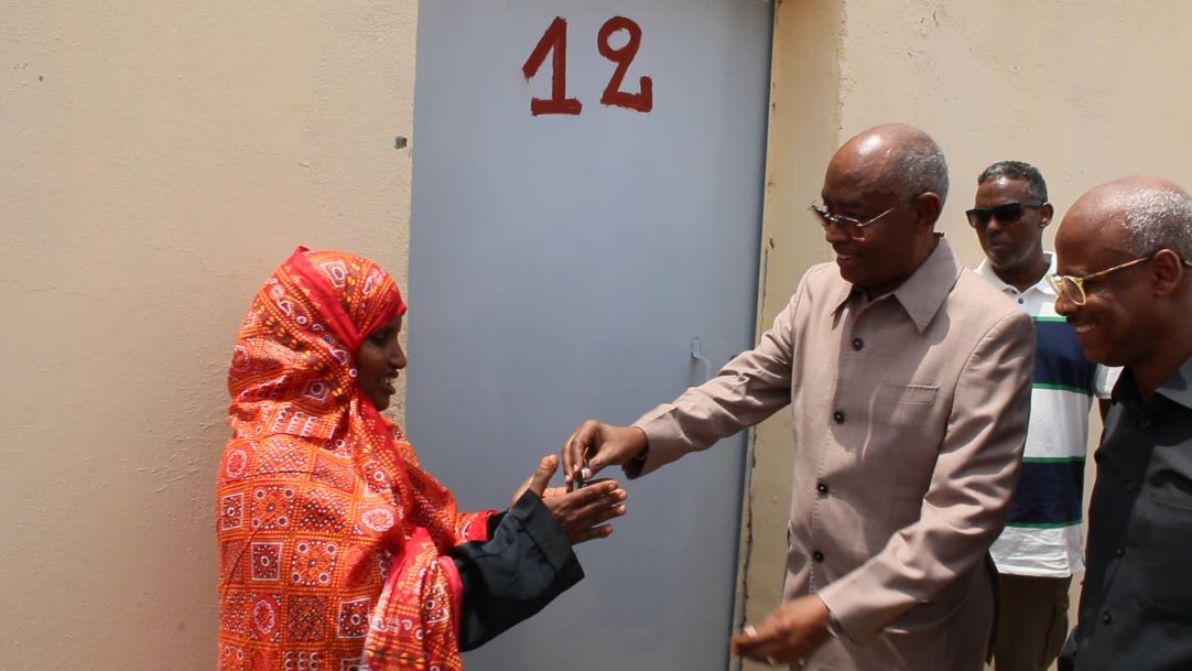 Visite du Premier ministre par intérim aux sinistrés de Yoboki et ...