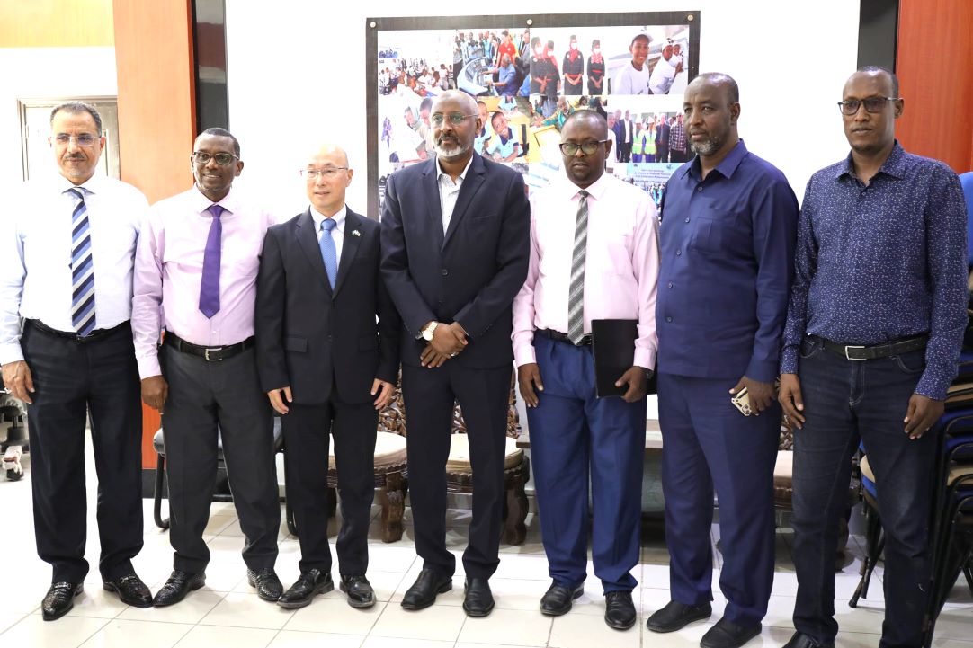 MENFOP : Cérémonie de signature pour l’extension du lycée de Mouloud ...