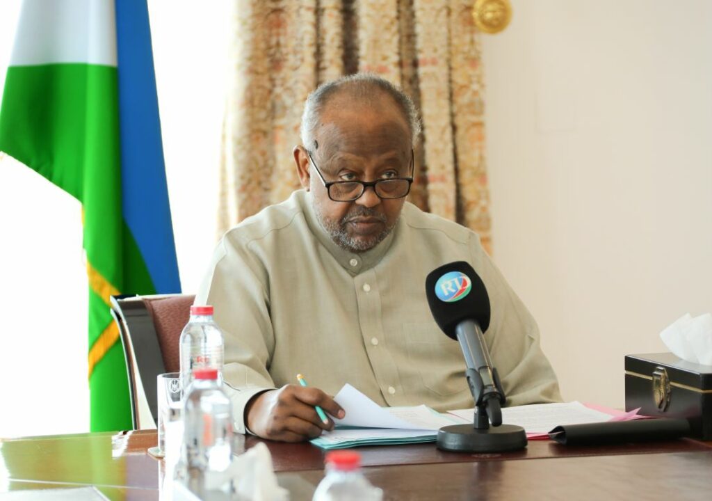 Le Président Guelleh dirige une réunion de haut niveau consacrée à l’évaluation mutuelle de ...