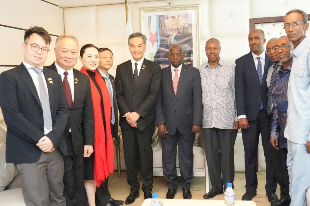 Le Premier ministre rencontre M. Leung Chun-ying, Président de la ...