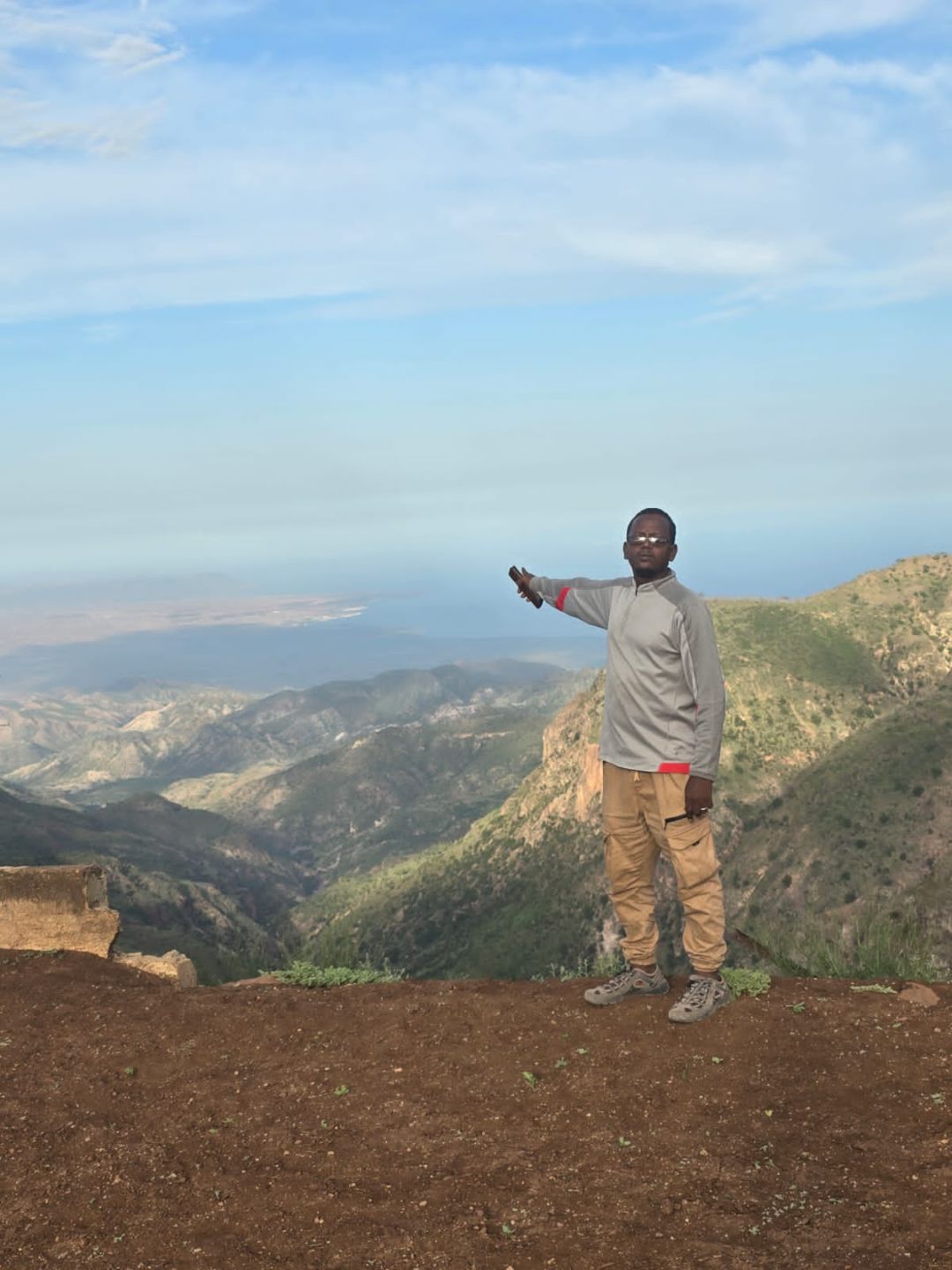 Rencontre avec… Aboubakar Mohamed Daoud, un guide passionné du tourisme ...