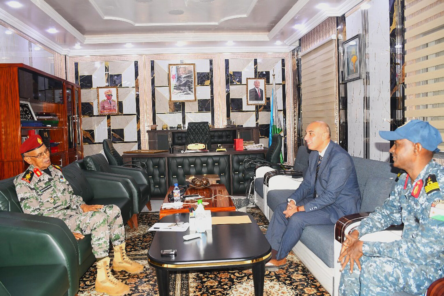 Le général Zakaria Cheikh Ibrahim reçoit l’ambassadeur d’Égypte | LA NATION