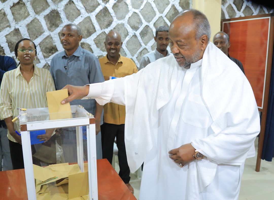 Ismail Omar Guelleh plébiscité par les électeurs dans un scrutin calme ...